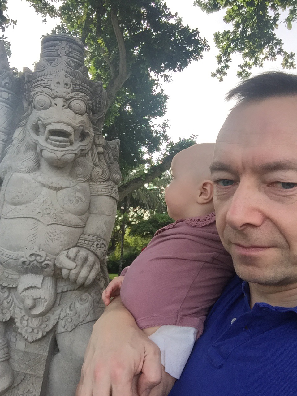 Strandpromenad på Bali – Gone Fishing